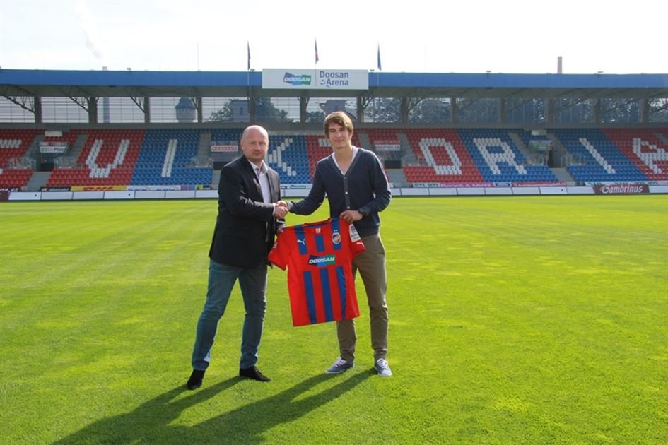 Viktorka posiluje! Do Plzně přichází slovenský záložník Martin Chrien ...