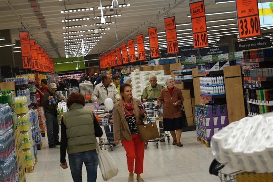 Jaké obchody budou mít otevřeno 28. října? - QAP.cz