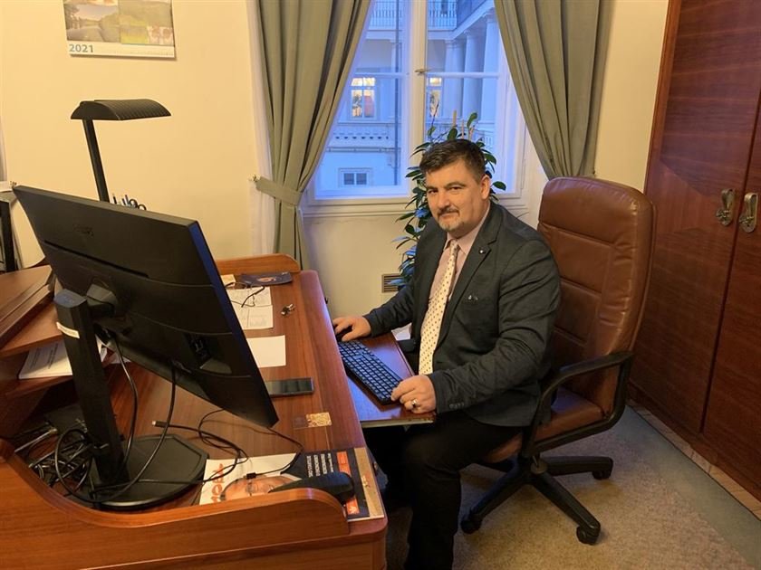 Poslanec Hubert Lang otevřel v Kralovicích kancelář, setkal se se ...