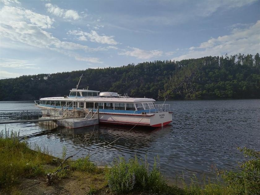 Výletní parník se vrací na přehradu Hracholusky. Kdy zahájí sezonu ...