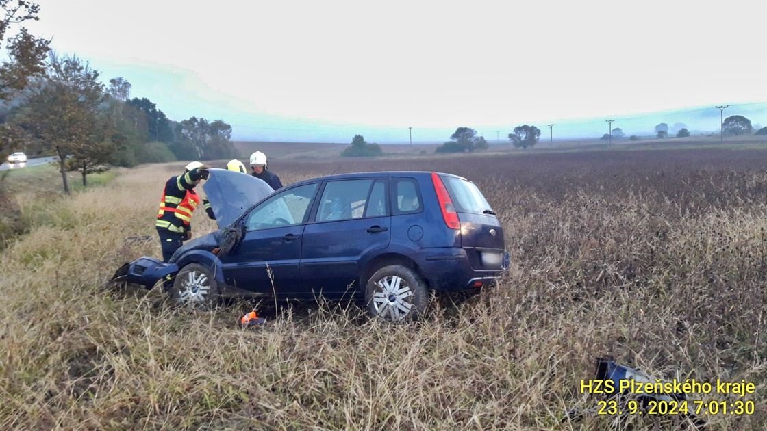 Nedaleko Štěpánovic skončilo vozidlo mimo vozovku - FOTKY - QAP.cz