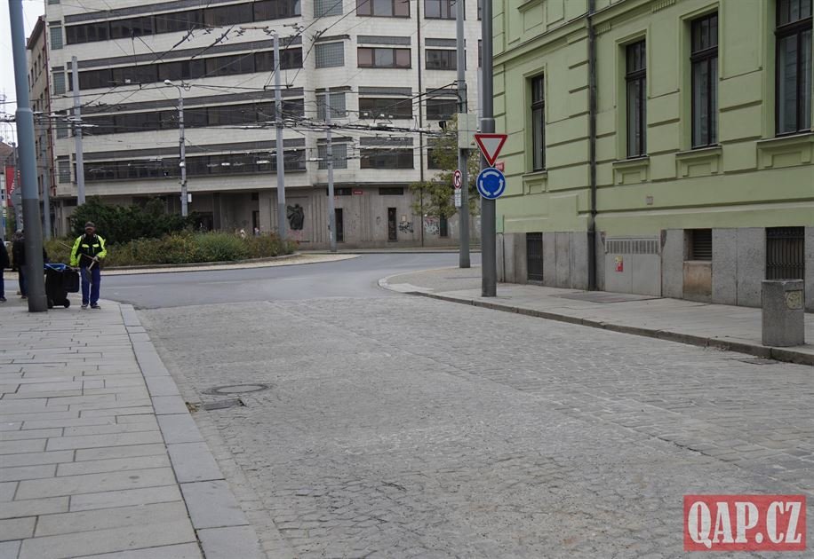 Do Dobrovského ulice se vrátila doprava – AKTUÁLNÍ FOTKY - QAP.cz