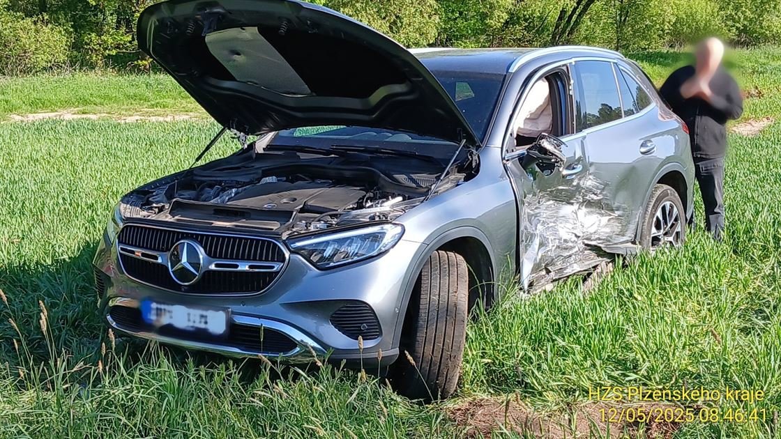 Dvě nehody během chvilky. Záchranáři vyjížděli na Klatovsku i jižním ...