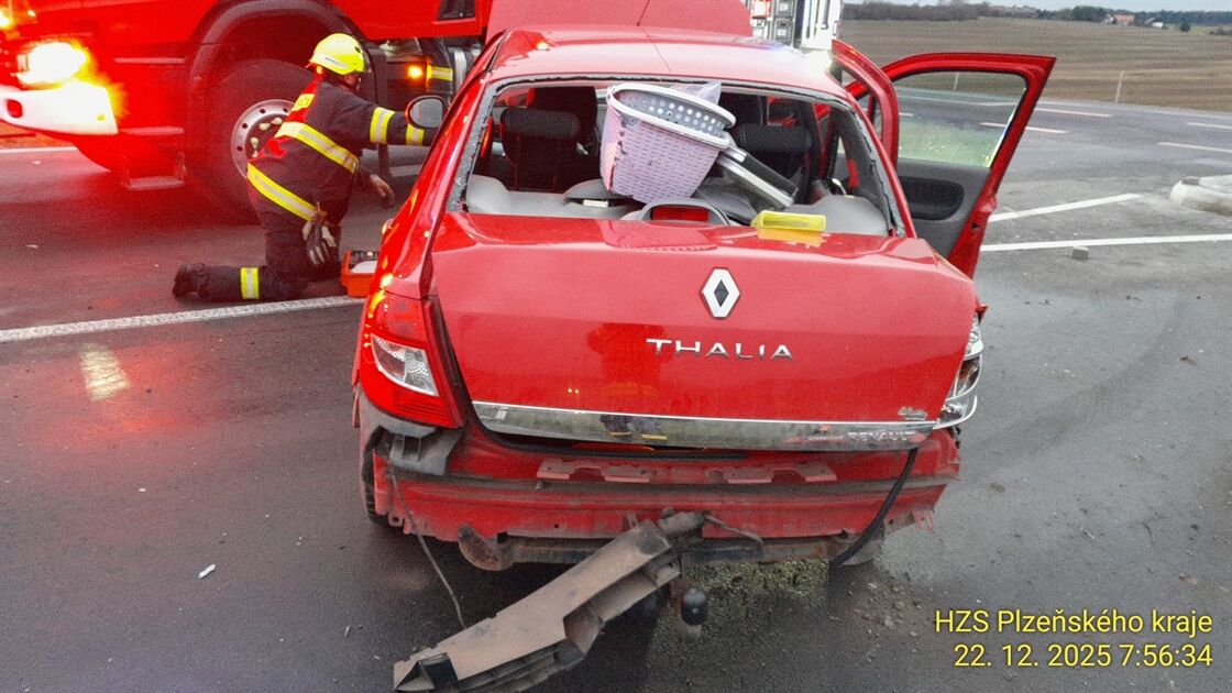 Dvě osobní auta se střetla mezi Osekem a Vitinkou - QAP.cz