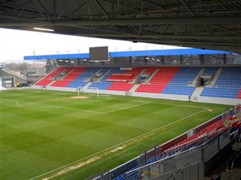 Doosan Aréna v anketě o nej stadion válí! Má nejlepší fanoušky i ...